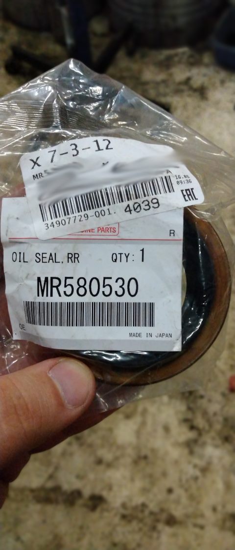 MR580530 САЛЬНИК ЗАДНЕГО МОСТА L200 (96-14), PAJERO/MONTERO (00-13 ...