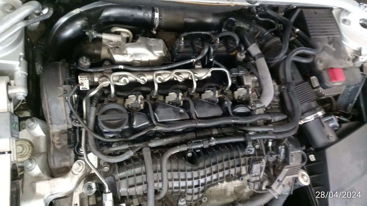 Замена клапанной крышки — Volvo V90 (2G), 2 л, 2017 года | плановое ТО ...