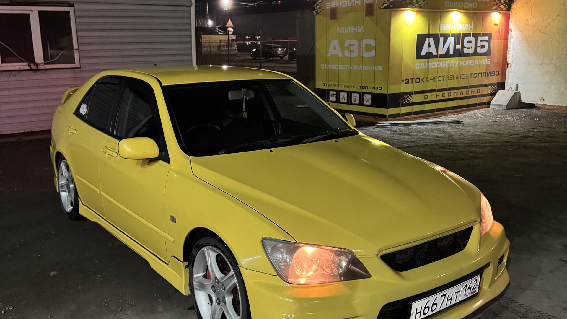 Toyota Altezza 2.0 бензиновый 2001 | Yellow на DRIVE2