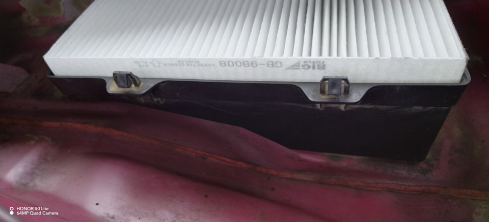 Замена салонного фильтра — Ford Escape (1G), 2 л, 2001 года | своими ...