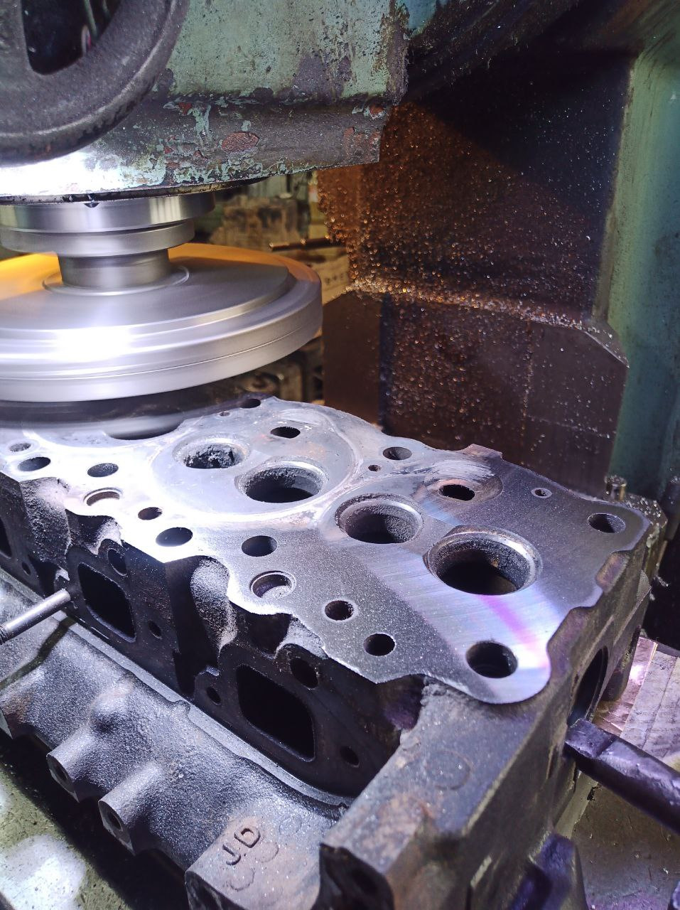 Замена прокладки ГБЦ двигатель 4FD1 — Isuzu midi, 2,2 л, 1992 года ...