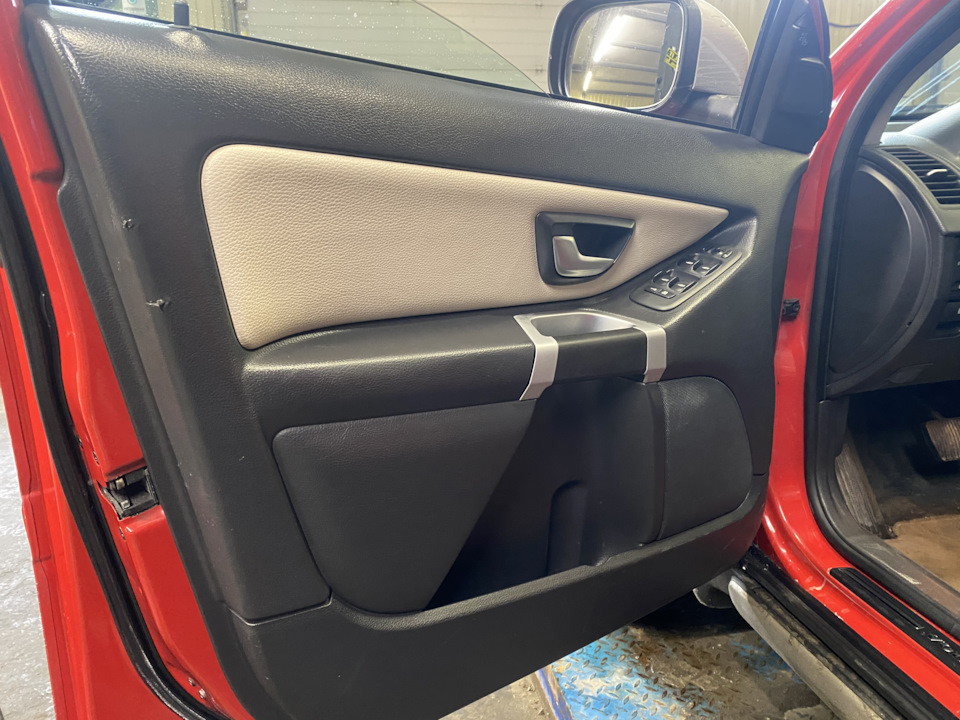 Шум от переднего динамика. Причины. Устранение — Volvo XC90 (1G), 4,4 л ...