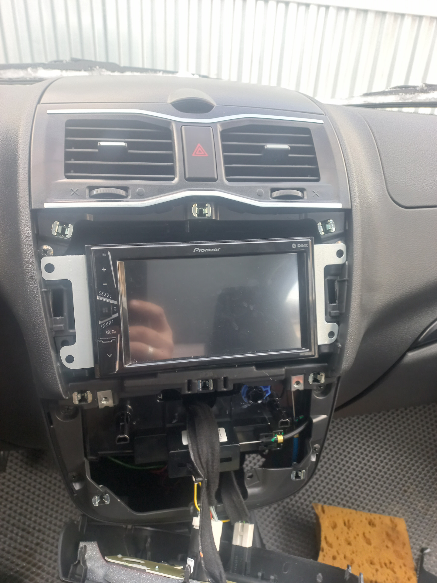 Pioneer DMH-G220BT в гранту fl — Lada Гранта Лифтбек (2-е поколение), 1 ...