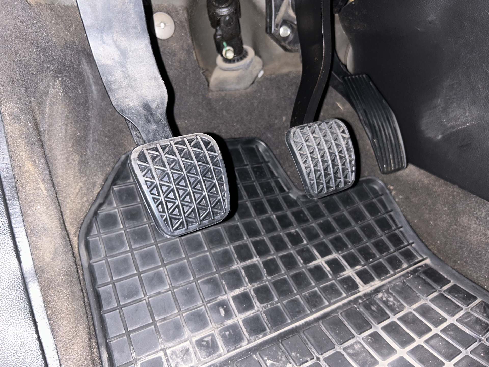 Замена накладок педалей — Chevrolet Cruze (1G), 1,6 л, 2012 года ...