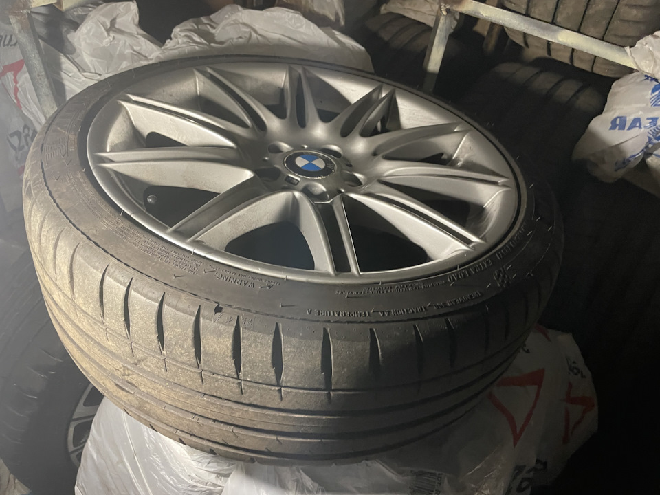 Шины летние Michelin 255/35 R19, литые диски 8Jx19 ET37 5x120 на BMW 3 ...