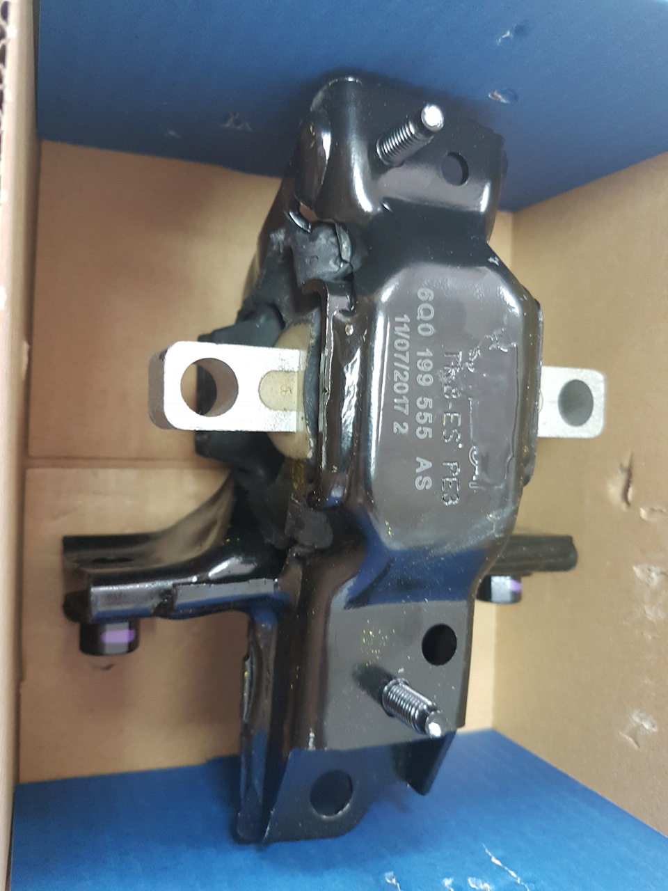 Опора двигателя — Volkswagen Polo Sedan, 1,6 л, 2011 года | визит на ...