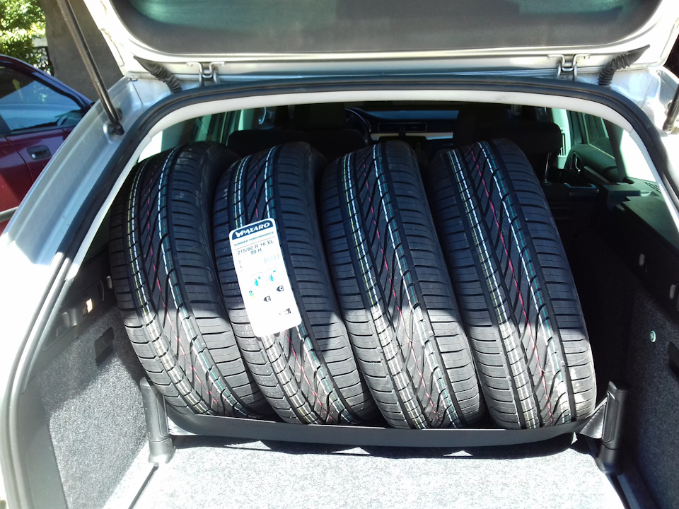 Летние шины 215/60 R16 — Skoda Superb Combi (Mk2), 2 л, 2012 года ...