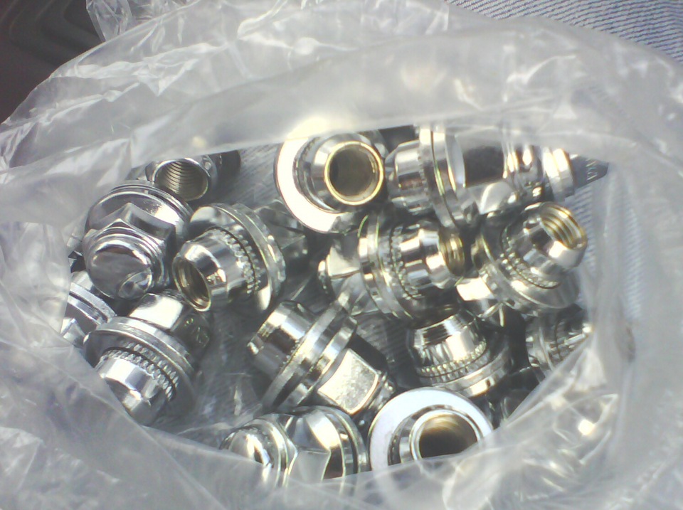 То: замена масла, гайки колес, крепление аккумулятора. — Toyota Cresta ...