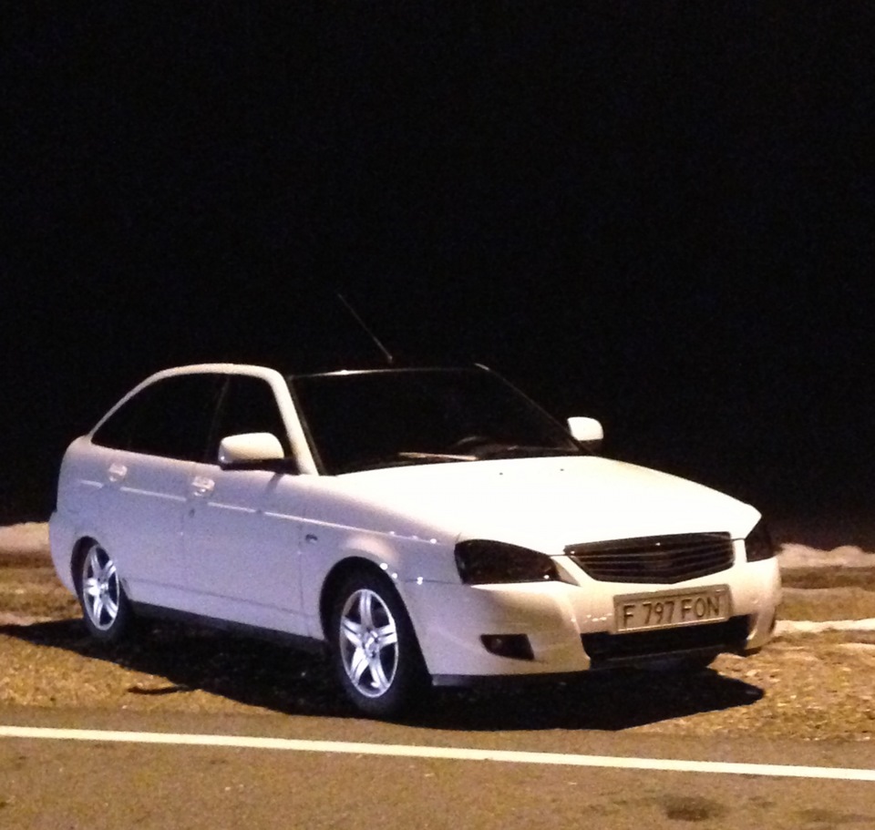 Решетка… — Lada Приора хэтчбек, 1,6 л, 2012 года | стайлинг | DRIVE2