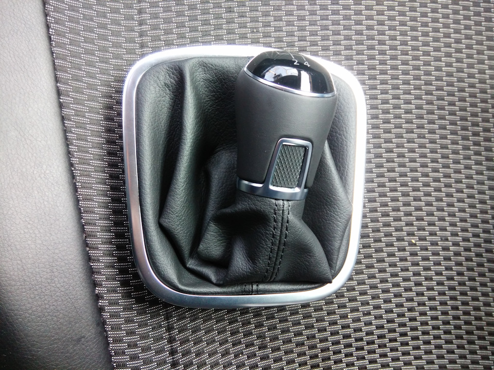 ОРИГИНАЛЬНАЯ ХРОМ РАМКА РУЧКИ КПП ! — Volkswagen Polo Sedan, 1,6 л ...