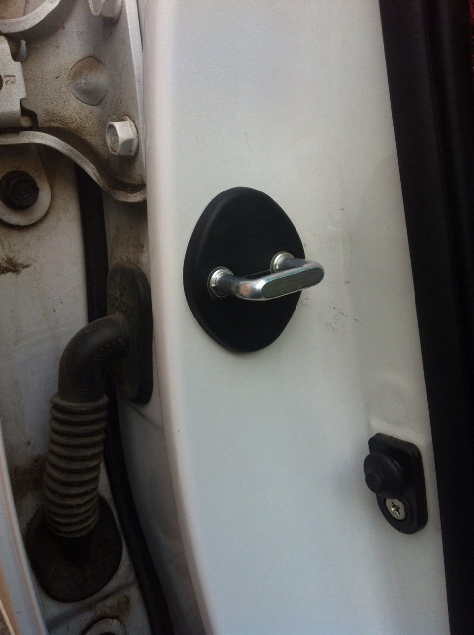 Накладка упора двери! — Hyundai Elantra (5G), 1,8 л, 2011 года | своими ...