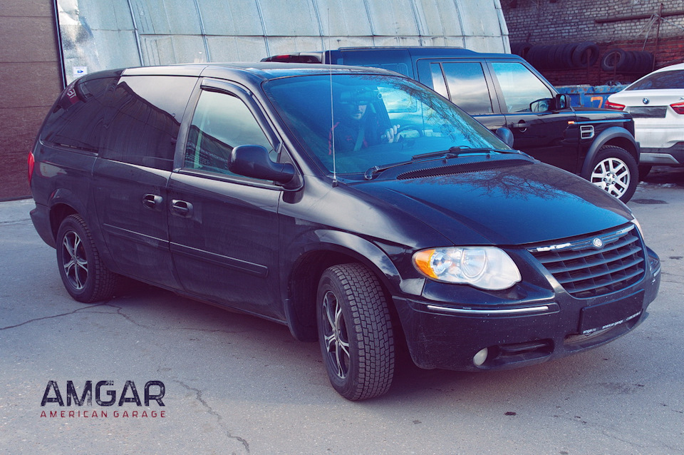Установка видеорегистратора на Chrysler Grand Voyager — AMGAR на DRIVE2