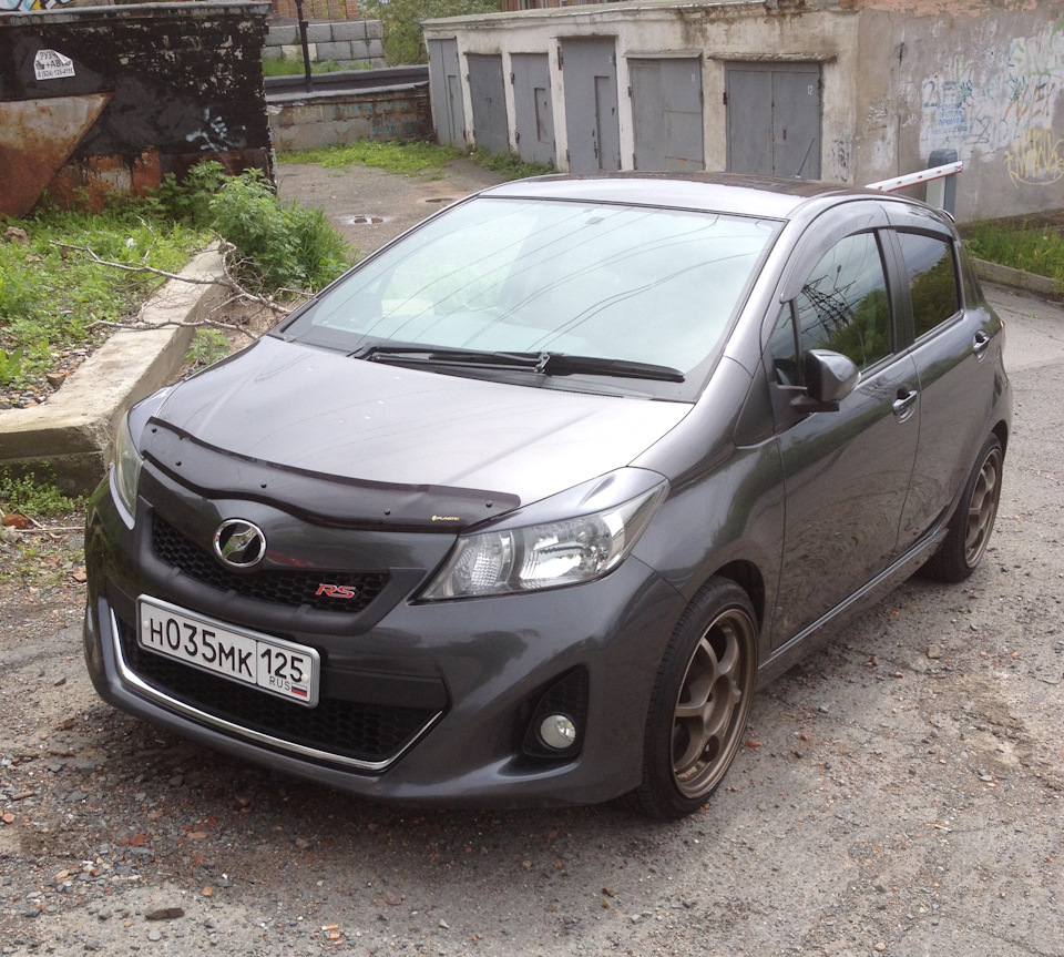 Ресницы и накладка — Toyota Vitz (130), 1,5 л, 2011 года | стайлинг ...