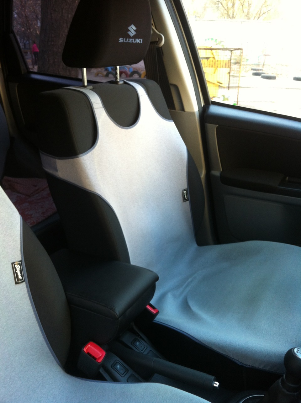 Подлокотник — Suzuki SX4 (1G), 1,6 л., 2013 года | аксессуары | DRIVE2