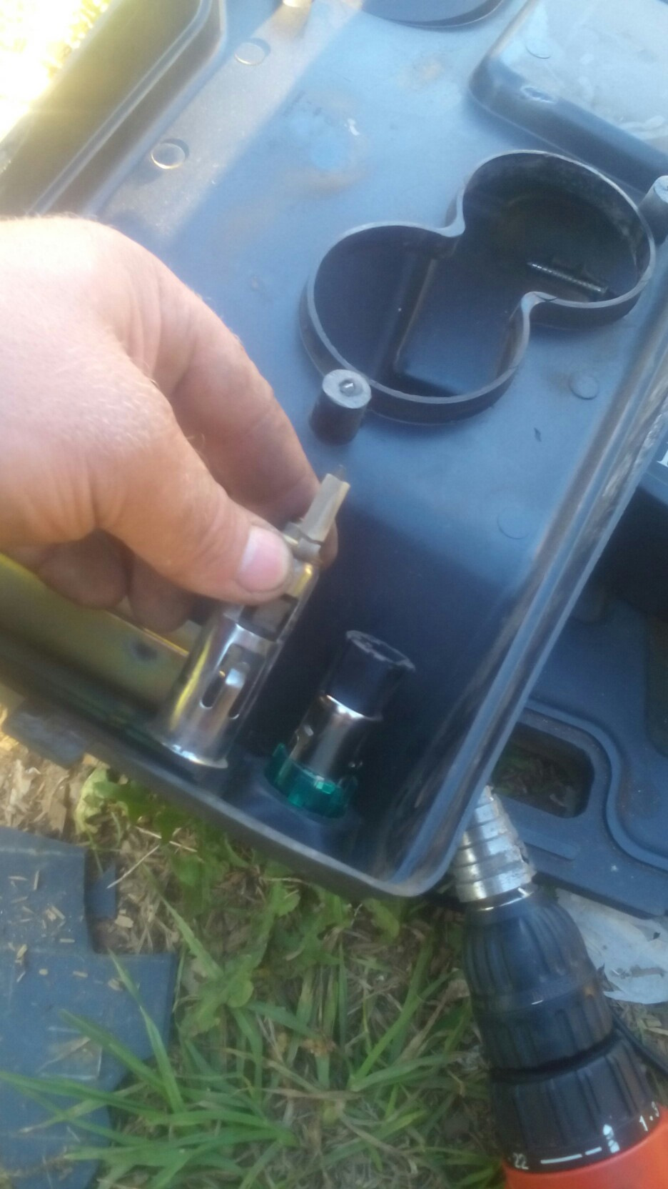 Замена прикуривателя на прикуриватель нового образца 2123 — Lada 4x4 5D ...