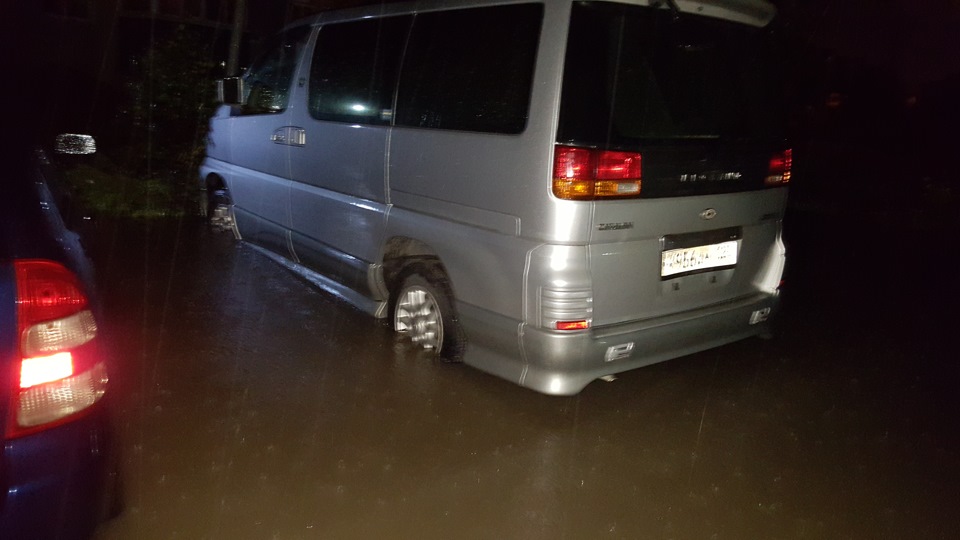 Когда был тайфун (гони) — Nissan Elgrand (E50), 3,3 л, 2000 года ...