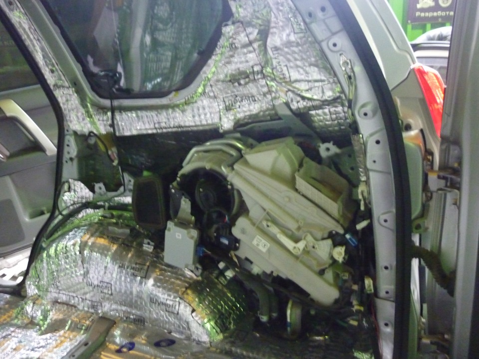 Шумо-вибро изоляция — Toyota Land Cruiser Prado 150-series, 2,7 л, 2010 ...