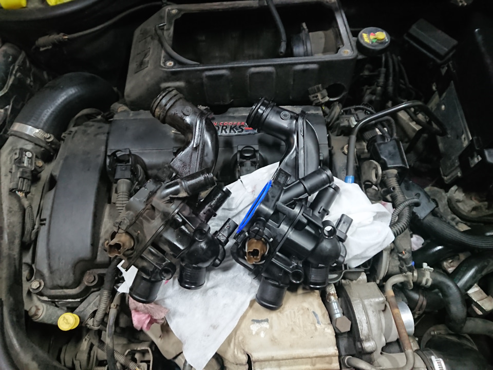 Замена термостата и основного радиатора — MINI Clubman S John Cooper ...