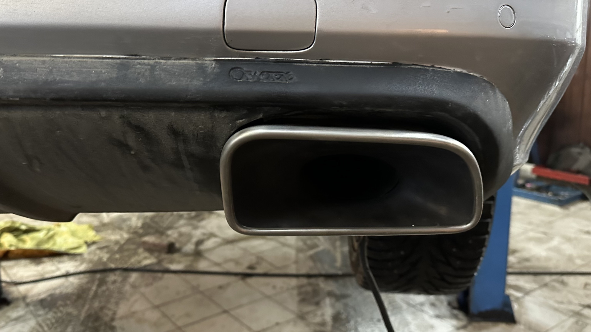 Насадки на глушитель от Porsche Cayenne — Audi Q7 (1G), 3,6 л, 2008 ...