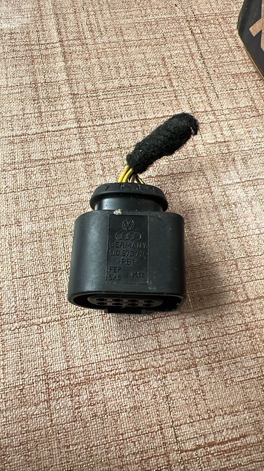 разъемы на продажу — Audi Q5 (1G), 2 л, 2013 года | рейтинг и ...