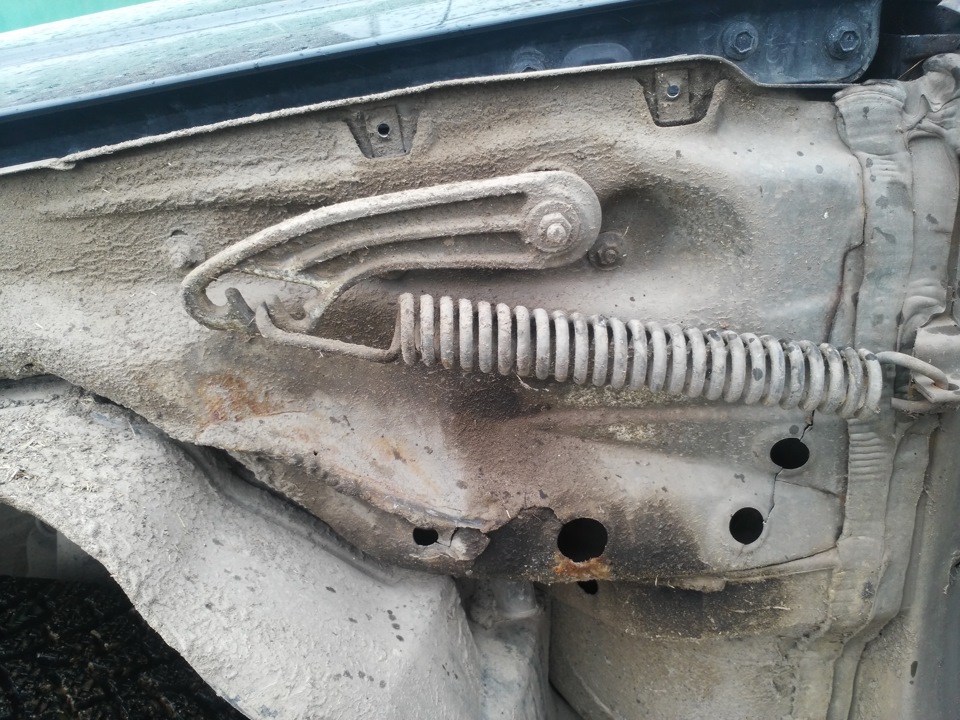 Полопало под Крилями( — Mercedes-Benz E-Class (W124), 2,5 л, 1995 года | кузовной ремонт | DRIVE2