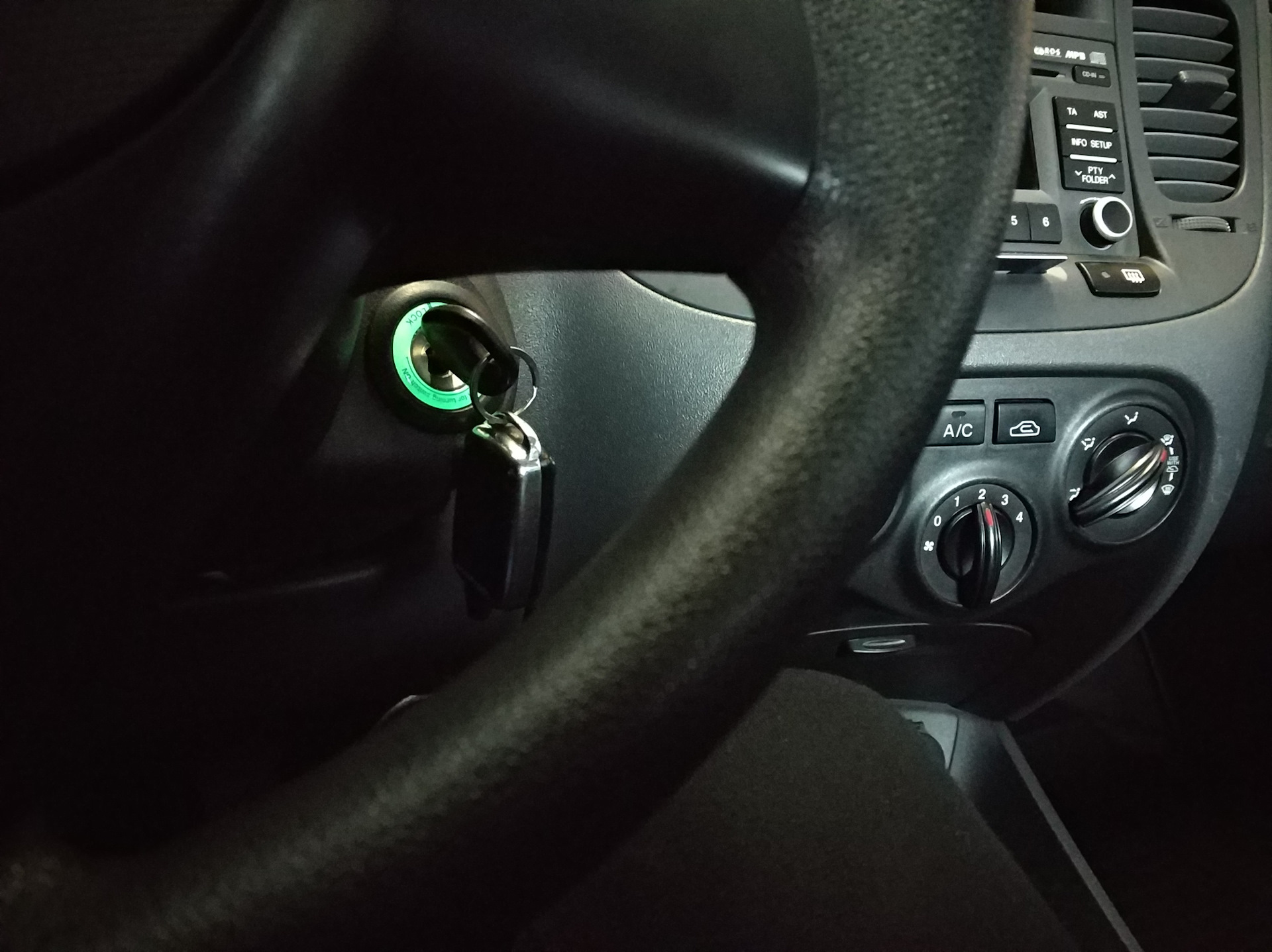 Точно в отверстие — KIA Rio (2G), 1,4 л, 2011 года | аксессуары | DRIVE2