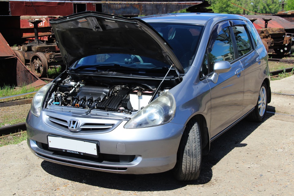 57 Упоры пневмогидравлические телескопичесике — Honda Fit (1G), 1,4 л ...
