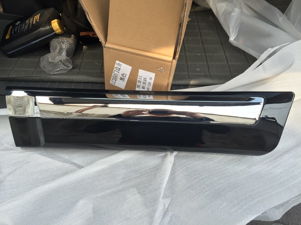 Накладки на двери аля рестайл — Toyota Land Cruiser 200, 4,5 л, 2008 ...