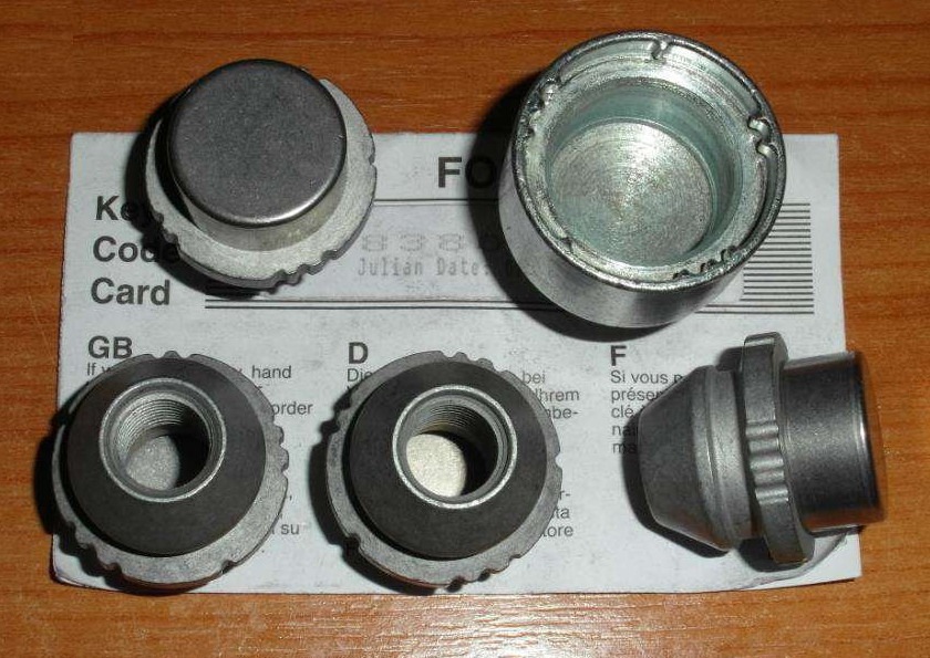 1751660 Комплект секретных болтов крепления колеса / 13~ Ford ...