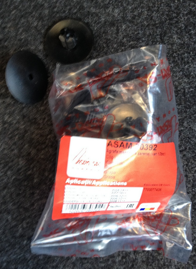 7703077435 Грибок крепления обивки арки RENAULT | Запчасти на DRIVE2