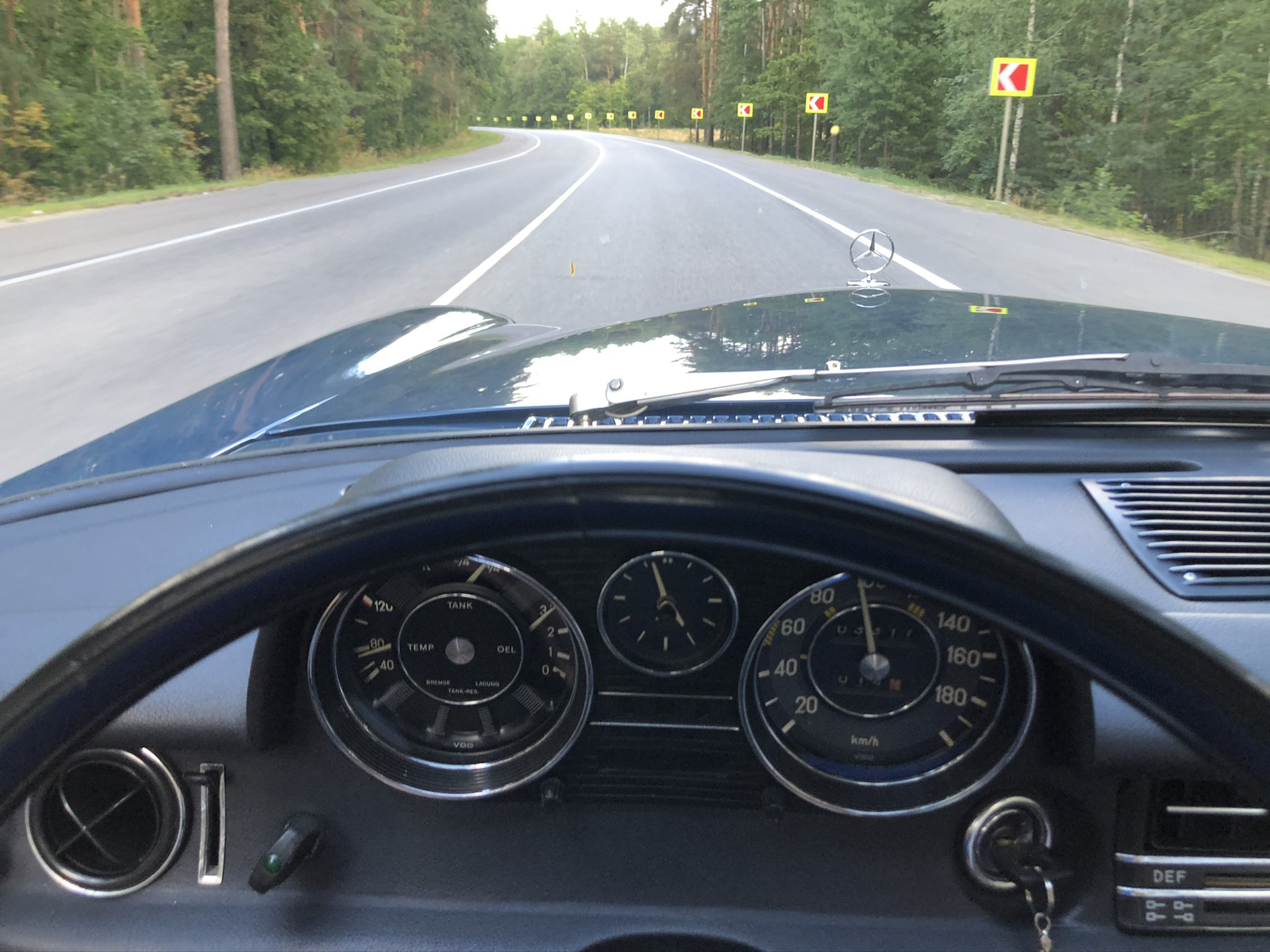 Мерседес W115 — Mercedes-Benz W115, 2,2 л, 1973 года | фотография | DRIVE2