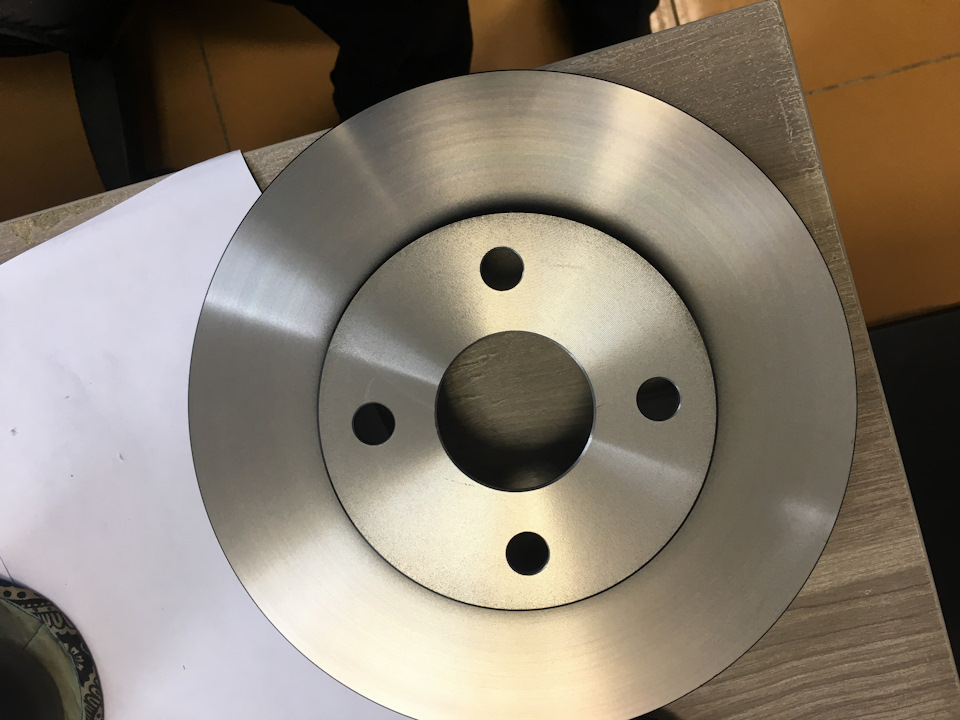 Замена тормозных дисков, колодок, креплений и направляющих — Toyota ...