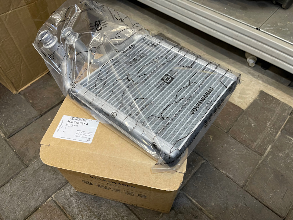 Замена радиатора отопителя — Volkswagen Passat B6, 1,8 л, 2008 года ...