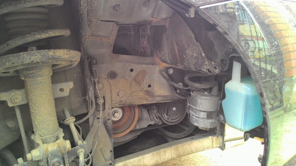 Замена топливного фильтра — Renault Laguna III, 1,5 л, 2011 года ...