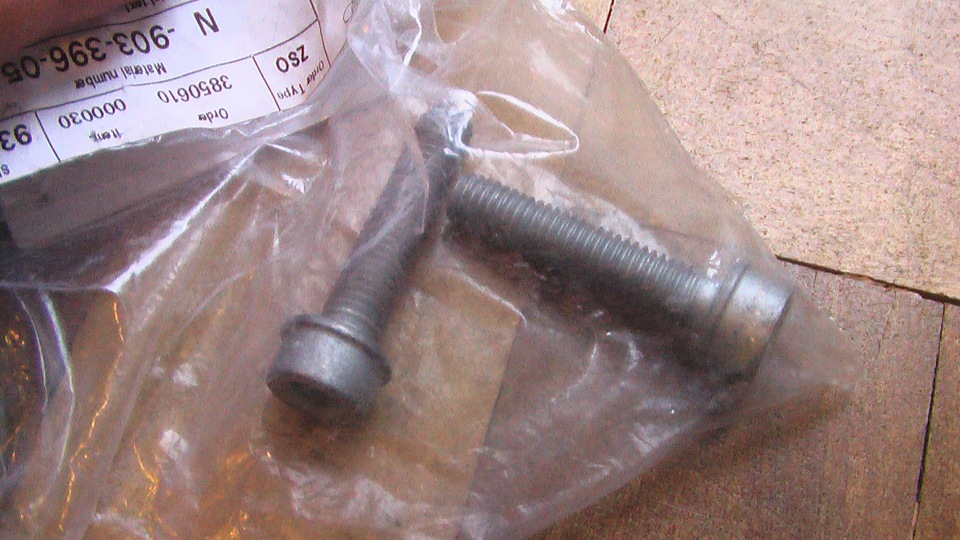 N90339605 Болт крепежный M8X37 внутр шестигранник VAG: 1.9TDI VAG ...