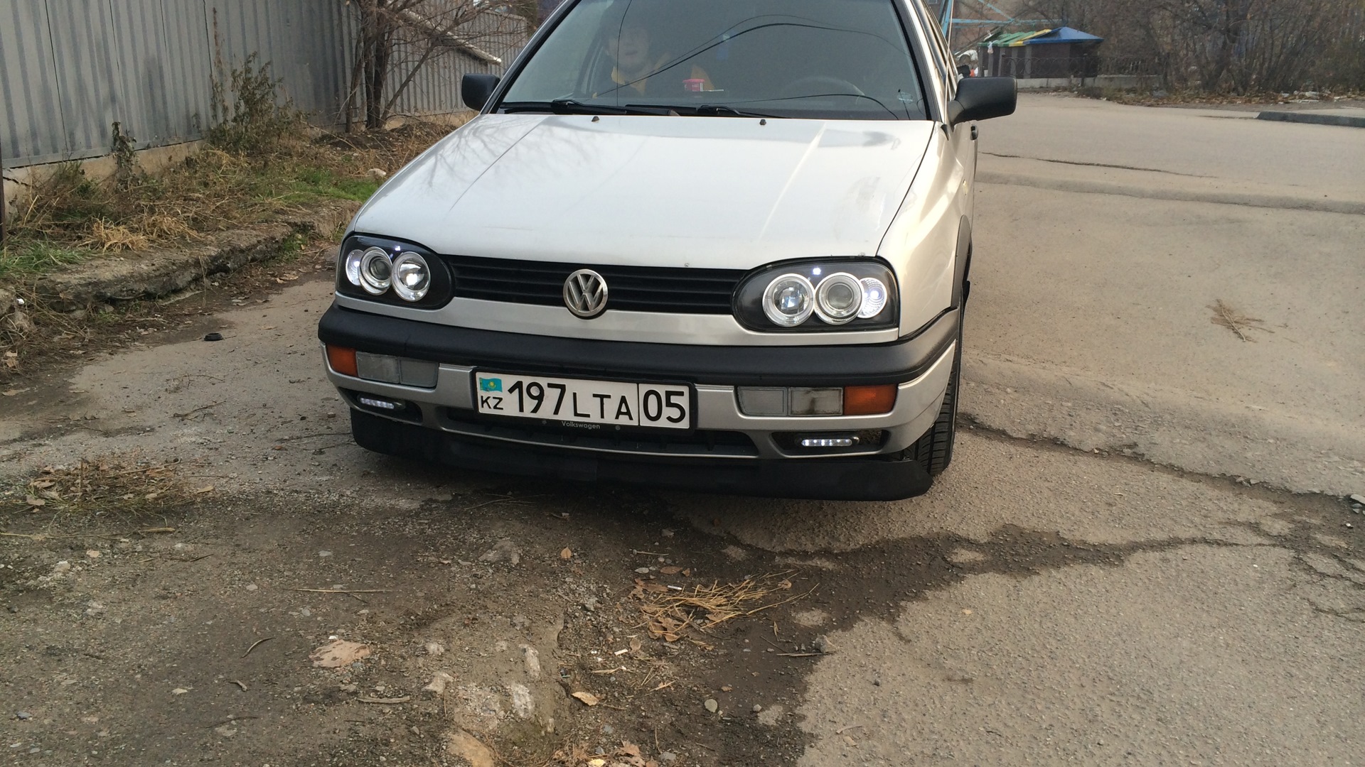 Volkswagen Golf Mk3 1.8 бензиновый 1993 | Silver Serfer) на DRIVE2