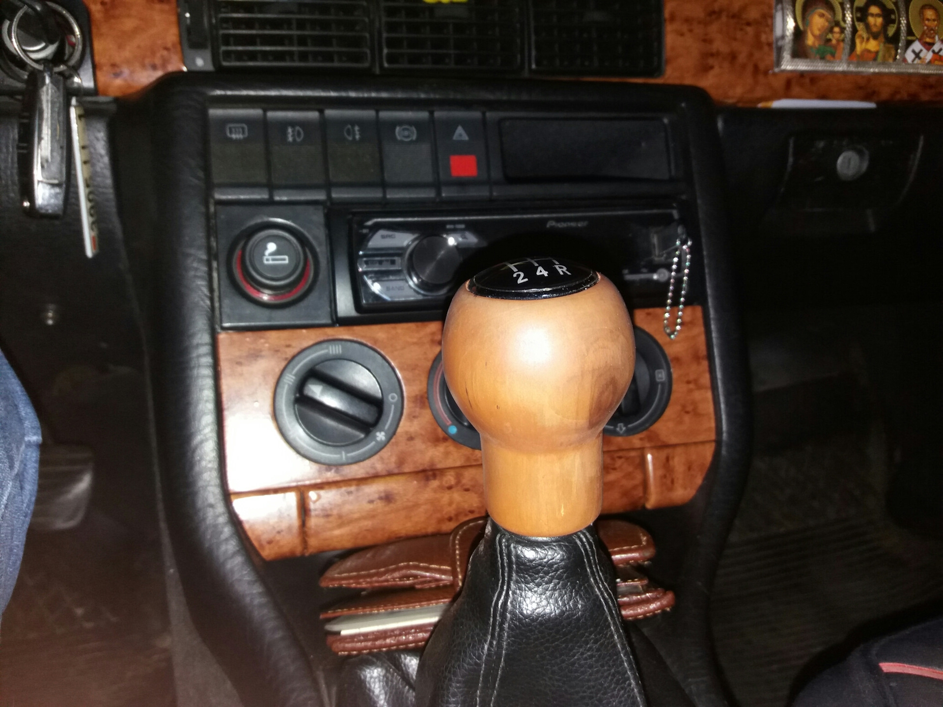 Когда очень хочется деревянную ручку кпп — Audi 100 (C3), 1,8 л, 1988 ...
