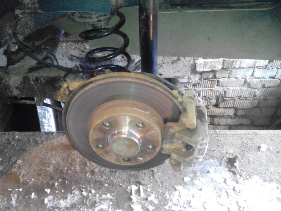 Разработка заднего суппорта — Volkswagen Golf Mk4, 1,6 л, 2000 года ...