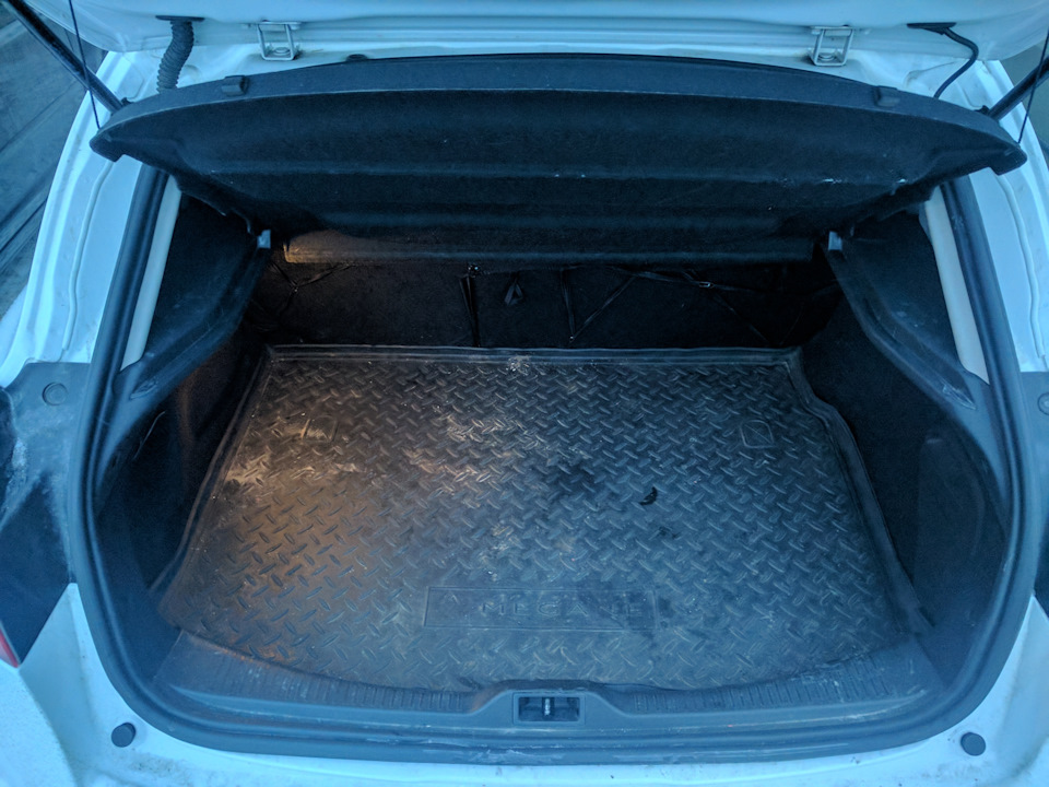 Фальшпол багажника — Renault Megane III, 1,6 л, 2012 года | аксессуары ...