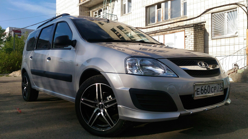 Установил клыки и накладку на бампер — Lada Ларгус, 1,6 л, 2016 года ...