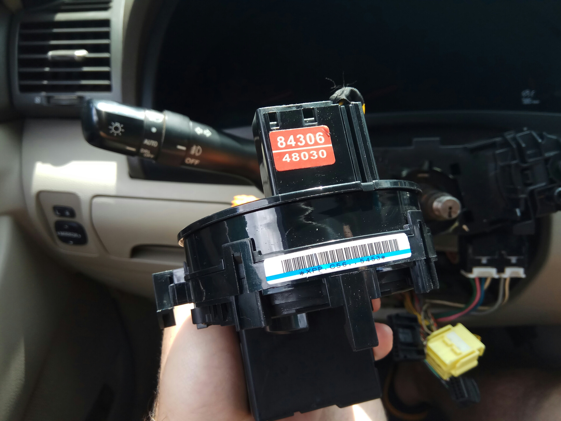 Шлейф руля (улитка) — Toyota Camry (XV40), 3,5 л, 2006 года | своими ...