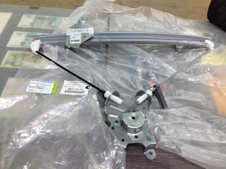 Механизм стеклоподъёмника — Mitsubishi Airtrek Turbo, 2 л, 2002 года ...
