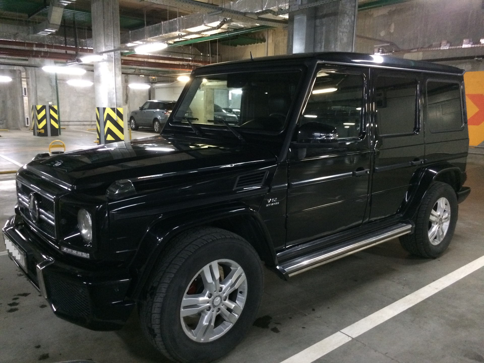 С шильдиками вид другой :) — Mercedes-Benz G-Class (W463 1G), 3 л, 2007 года | фотография | DRIVE2