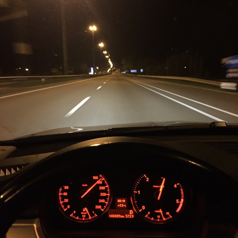 Night Highway. — BMW 3 series (E90), 2 л, 2008 года | покатушки | DRIVE2