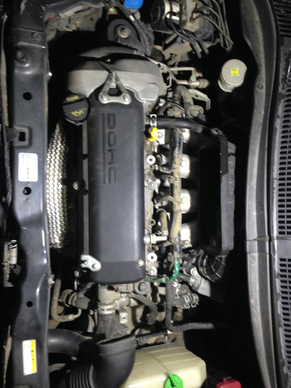 Замена прокладки крышки ГБЦ — Suzuki Swift (2G), 1,6 л, 2009 года ...