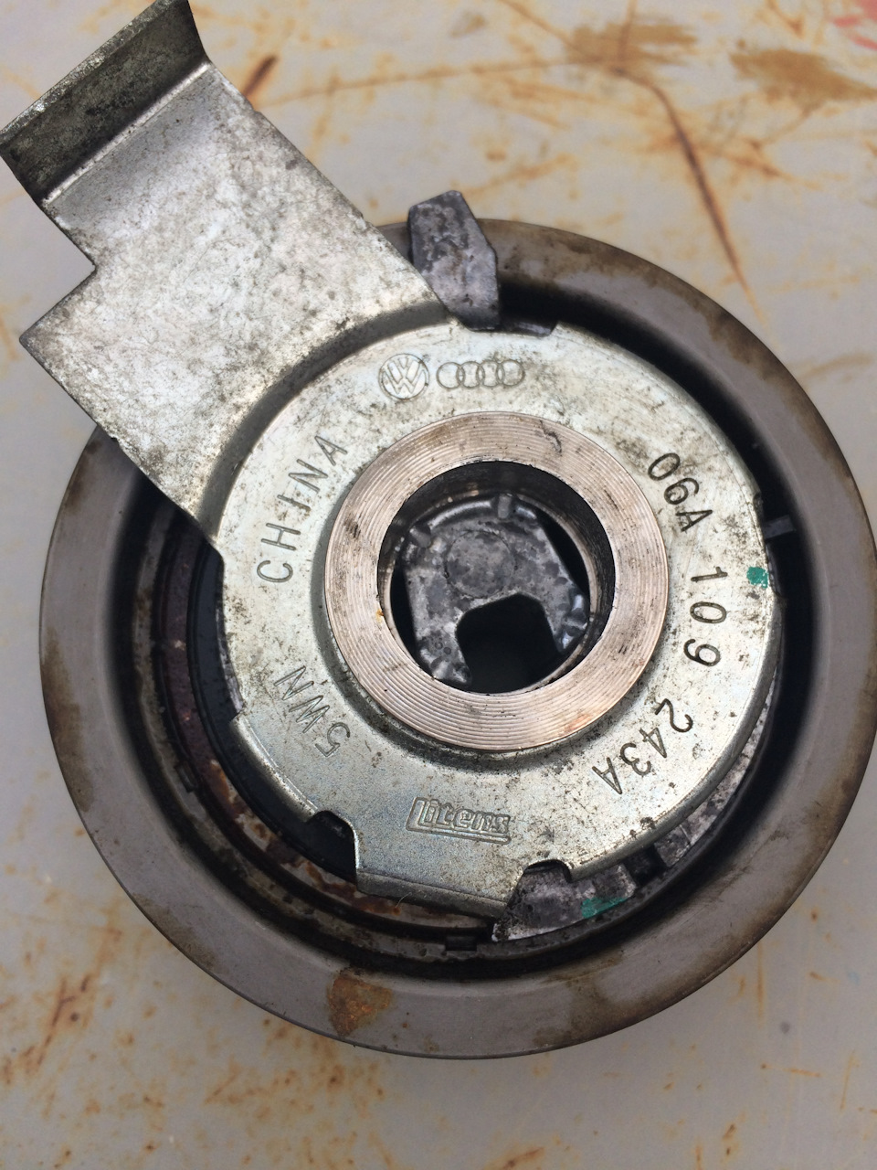 06A109243A Ролик ремня VAG | Запчасти на DRIVE2