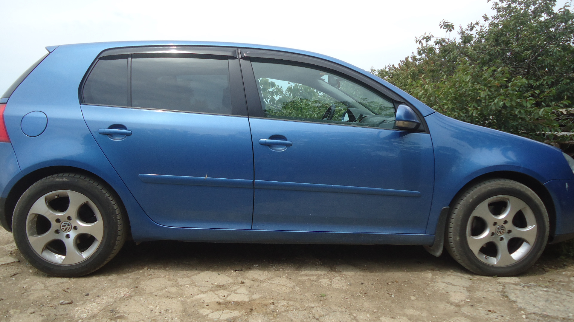 Volkswagen Golf Mk5 1.6 бензиновый 2004 | 1.6 FSI 115 сил на DRIVE2