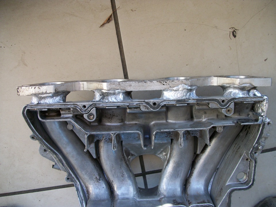 изменяемая геометрия впускного тракта — Lada Приора седан, 1,6 л, 2007 ...