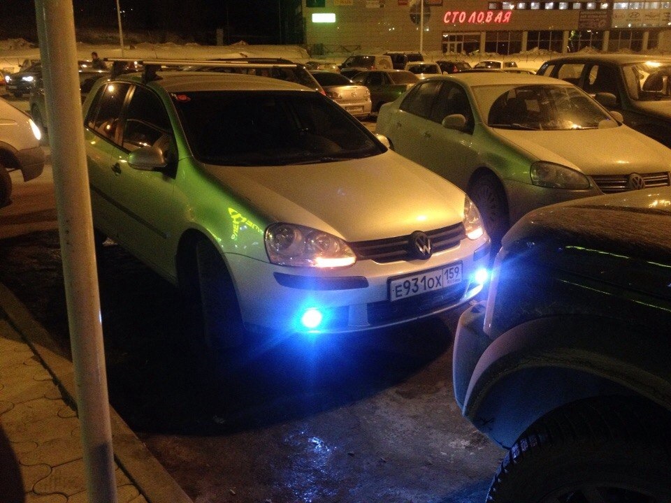 Наконец то, линзовые туманки)) — Volkswagen Golf Mk5, 1,6 л., 2007 года ...