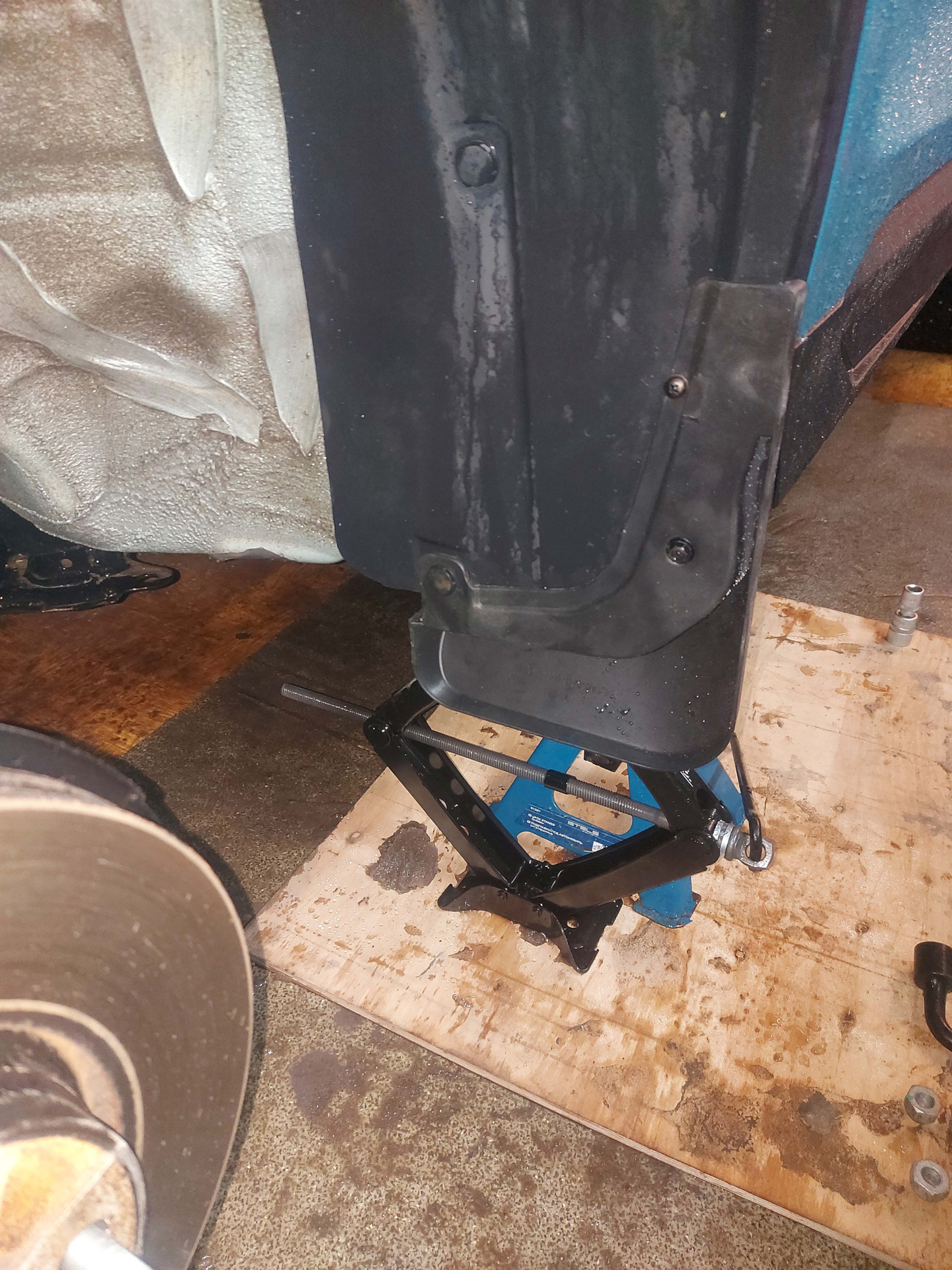 ТО-0 3000, замечания, брызговики — Geely Coolray (2023), 1,5 л, 2023 ...